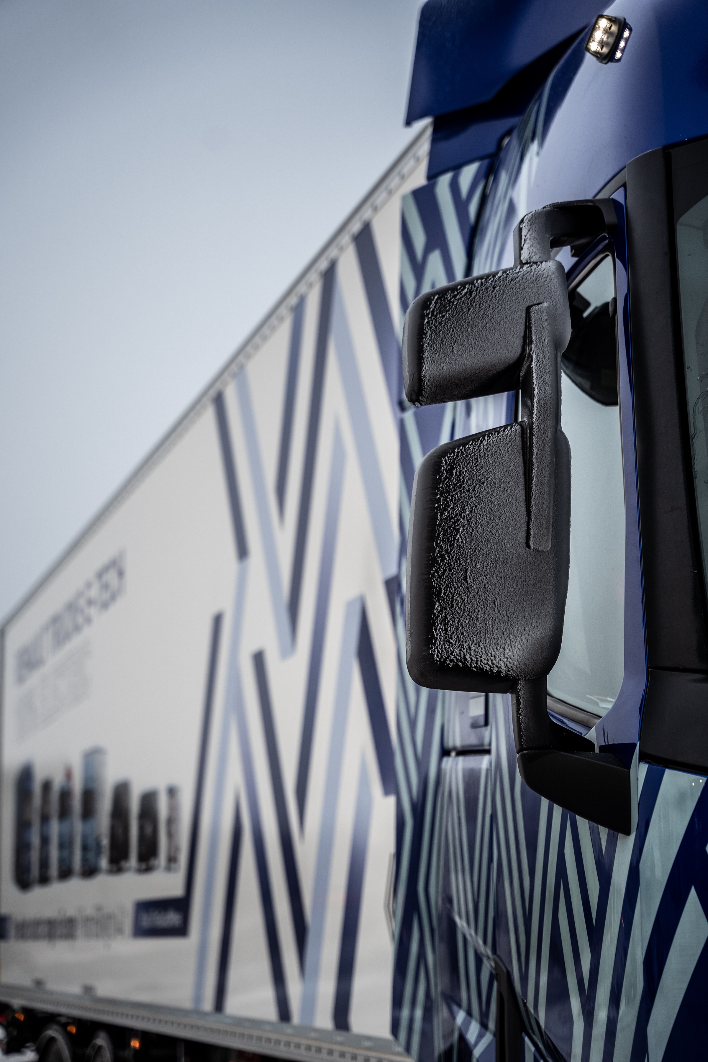 Renault Trucks E-Tech T "Diamond Echo" trotzt Kälte | Renault Trucks ...